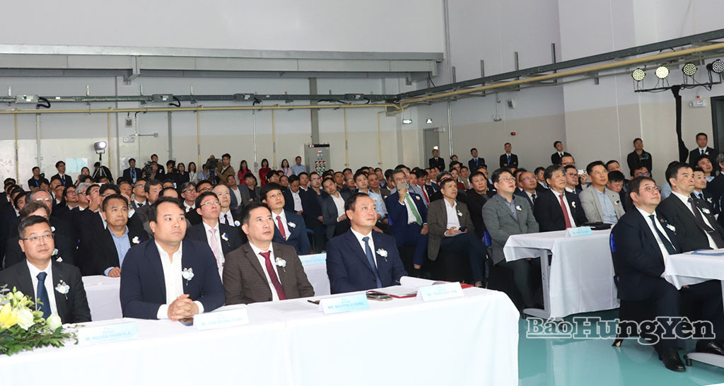 Đồng chí Chủ tịch HĐND tỉnh Trần Quốc Văn dự lễ khánh thành Nhà máy ...