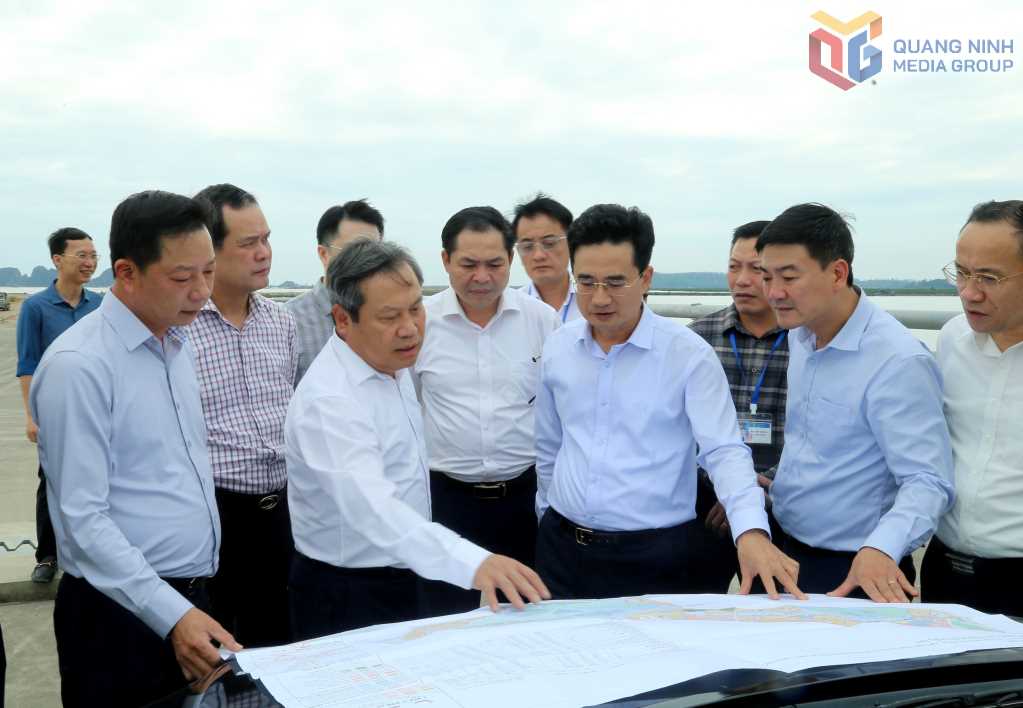 Đồng chí Bí thư Tỉnh ủy Vũ Đại Thắng kiểm tra tiến độ Dự án Khu đô thị phức hợp Hạ Long Xanh