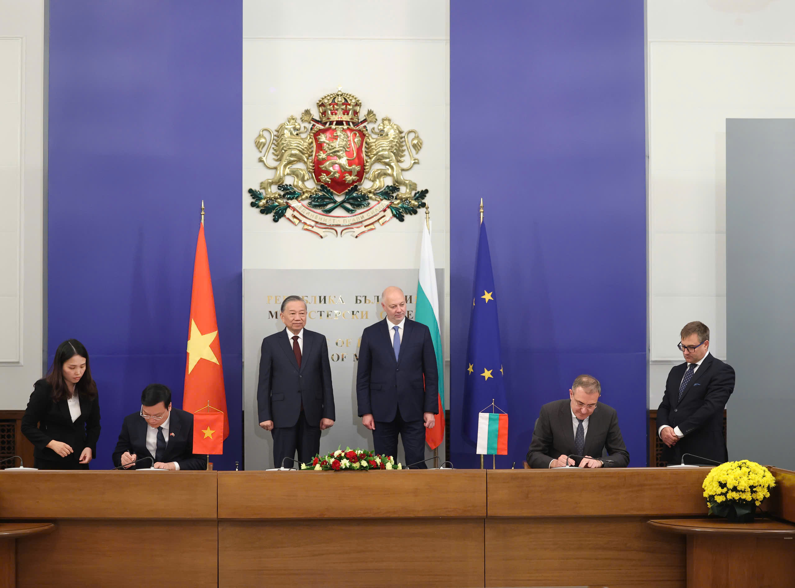 Việt Nam và Bun-ga-ri ký Bản ghi nhớ hợp tác trong lĩnh vực lao động và chính sách xã hội