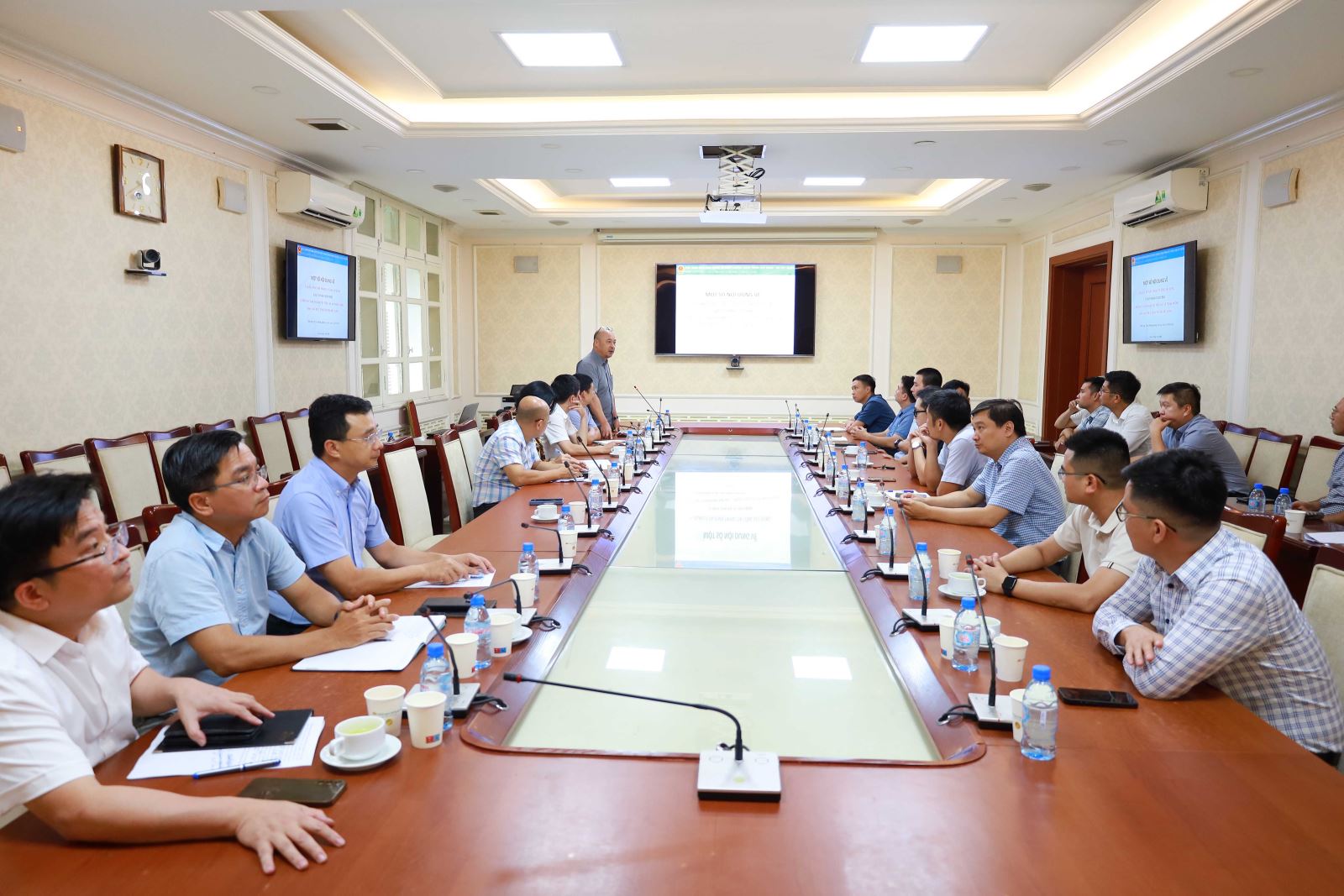 Tuyên truyền, phổ biến Tài liệu hướng dẫn thực hiện QCVN 18:2021/BXD về an toàn trong thi công ...