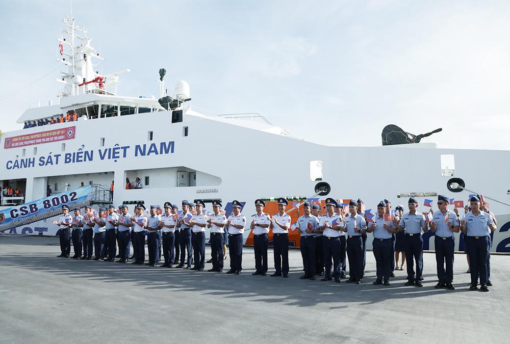 Tàu CSB 8002 thăm Phi-líp-pin: Hải trình của tình hữu nghị, hợp tác và ...